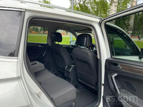 White Volkswagen Tiguan 2022 in Riga, with an engine capacity of 1.50 L and mileage of 180 thousand km for 18990 €, photo 9 on AUTOMOTO.COM.LV