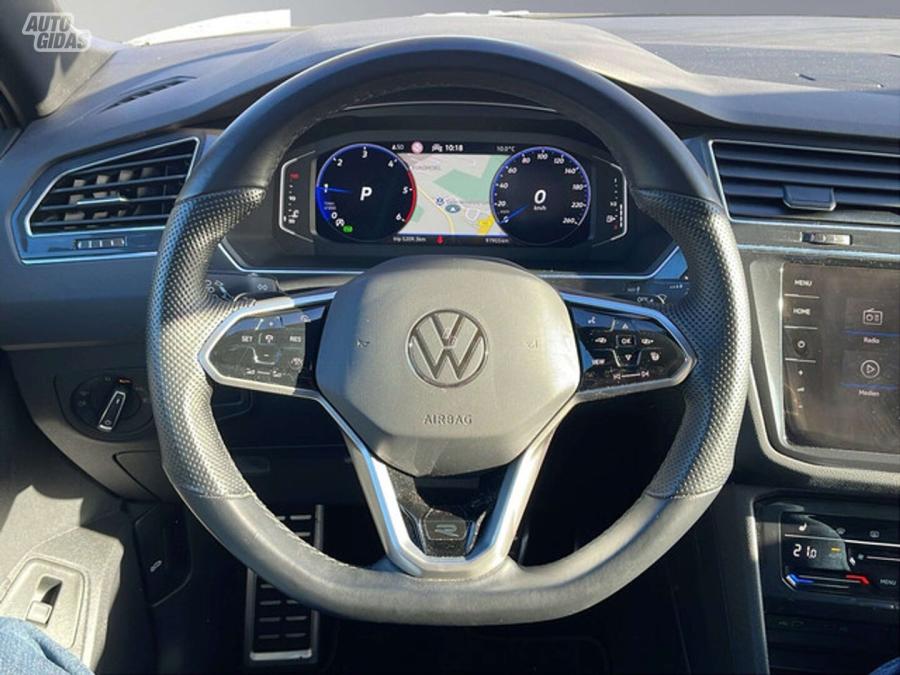 White Volkswagen Tiguan 2022 in Kaunas, with an engine capacity of 2.00 L and mileage of 98 thousand km for 32699 €, photo 12 on AUTOMOTO.COM.LV