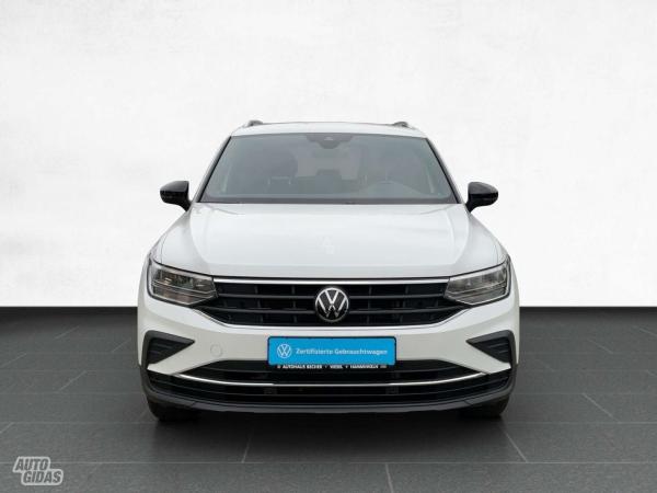 Balts Volkswagen Tiguan 2022 Kauņa, ar dzinēja tilpumu 1.40 L un nobraukumu 58 tūkst. km par 31598 €, foto 2 vietnē AUTOMOTO.COM.LV