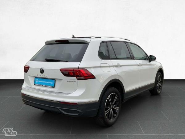 Balts Volkswagen Tiguan 2022 Kauņa, ar dzinēja tilpumu 1.40 L un nobraukumu 58 tūkst. km par 31598 €, foto 3 vietnē AUTOMOTO.COM.LV