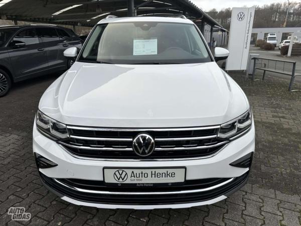 White Volkswagen Tiguan 2022 in Kaunas, with an engine capacity of 1.40 L and mileage of 54 thousand km for 31946 €, photo 6 on AUTOMOTO.COM.LV