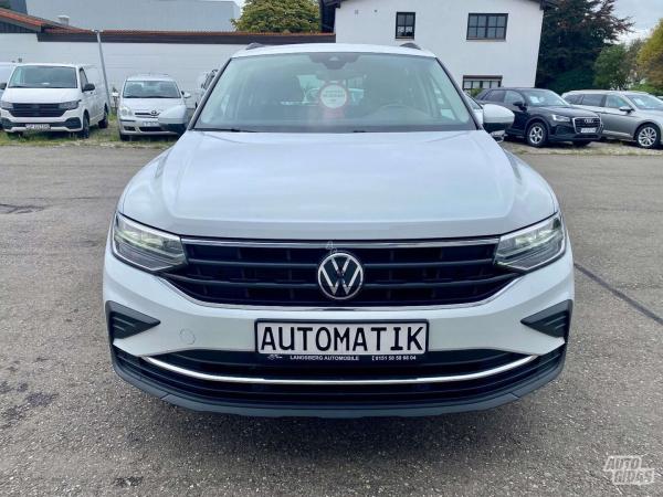 White Volkswagen Tiguan 2022 in Kaunas, with an engine capacity of 1.50 L and mileage of 70 thousand km for 29543 €, photo 3 on AUTOMOTO.COM.LV