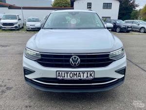White Volkswagen Tiguan 2022 in Kaunas, with an engine capacity of 1.50 L and mileage of 70 thousand km for 29543 €, photo 3 on AUTOMOTO.COM.LV