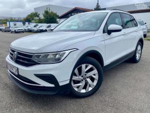 White Volkswagen Tiguan 2022 in Kaunas, with an engine capacity of 1.50 L and mileage of 70 thousand km for 29543 €, photo 4 on AUTOMOTO.COM.LV