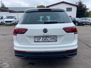 White Volkswagen Tiguan 2022 in Kaunas, with an engine capacity of 1.50 L and mileage of 70 thousand km for 29543 €, photo 7 on AUTOMOTO.COM.LV