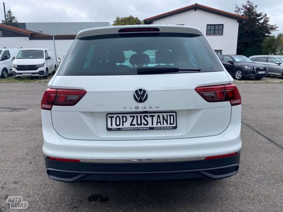 White Volkswagen Tiguan 2022 in Kaunas, with an engine capacity of 1.50 L and mileage of 70 thousand km for 29543 €, photo 7 on AUTOMOTO.COM.LV