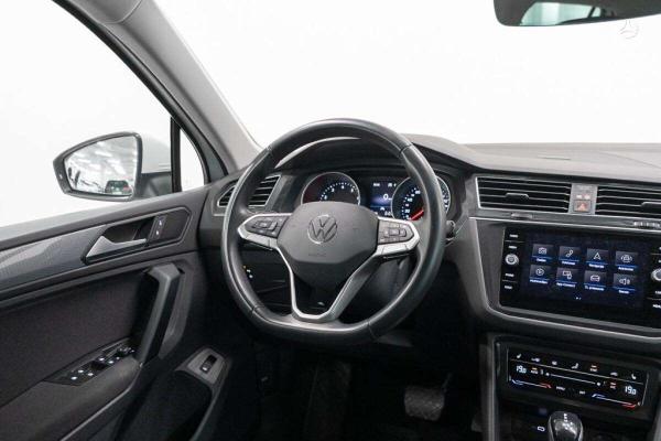 Balts Volkswagen Tiguan 2022 Viļņa, ar dzinēja tilpumu 1.50 L un nobraukumu 49 tūkst. km par 24650 €, foto 10 vietnē AUTOMOTO.COM.LV
