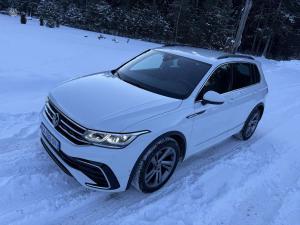 Balts Volkswagen Tiguan 2022 Tauragė, ar dzinēja tilpumu 1.97 L un nobraukumu 141 tūkst. km par 26600 €, foto 2 vietnē AUTOMOTO.COM.LV