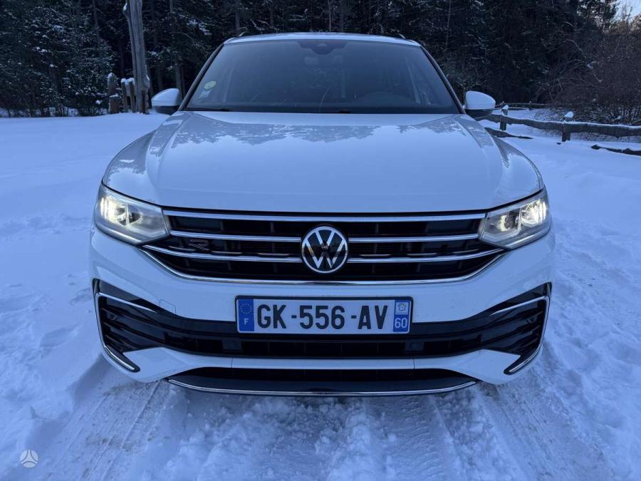 Balts Volkswagen Tiguan 2022 Tauragė, ar dzinēja tilpumu 1.97 L un nobraukumu 141 tūkst. km par 26600 €, foto 3 vietnē AUTOMOTO.COM.LV