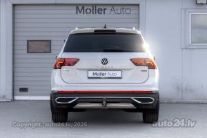 White Volkswagen Tiguan 2022 in Jelgava, with an engine capacity of 2.00 L and mileage of 159 thousand km for 28800 €, photo 4 on AUTOMOTO.COM.LV