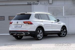 White Volkswagen Tiguan 2022 in Jelgava, with an engine capacity of 2.00 L and mileage of 159 thousand km for 28800 €, photo 5 on AUTOMOTO.COM.LV