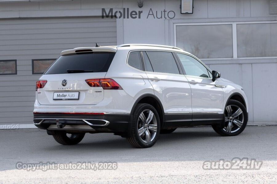 White Volkswagen Tiguan 2022 in Jelgava, with an engine capacity of 2.00 L and mileage of 159 thousand km for 28800 €, photo 5 on AUTOMOTO.COM.LV