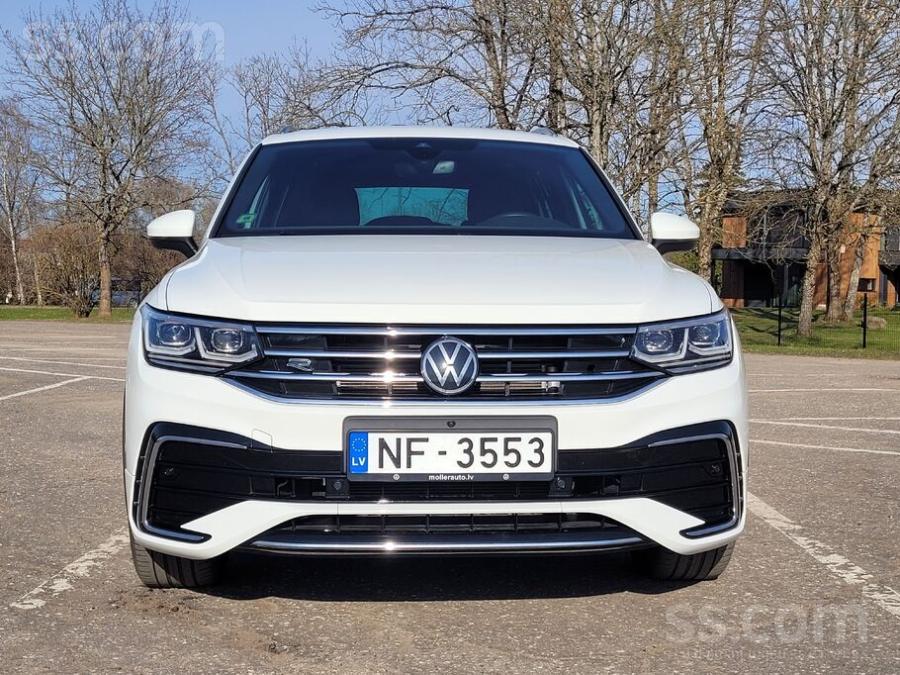 Balts Volkswagen Tiguan 2022 Rīga, ar dzinēja tilpumu 2.00 L un nobraukumu 60 tūkst. km par 29800 €, foto 1 vietnē AUTOMOTO.COM.LV