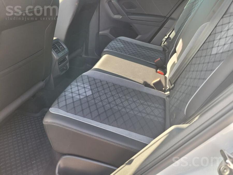 Balts Volkswagen Tiguan 2022 Rīga, ar dzinēja tilpumu 2.00 L un nobraukumu 60 tūkst. km par 29800 €, foto 10 vietnē AUTOMOTO.COM.LV