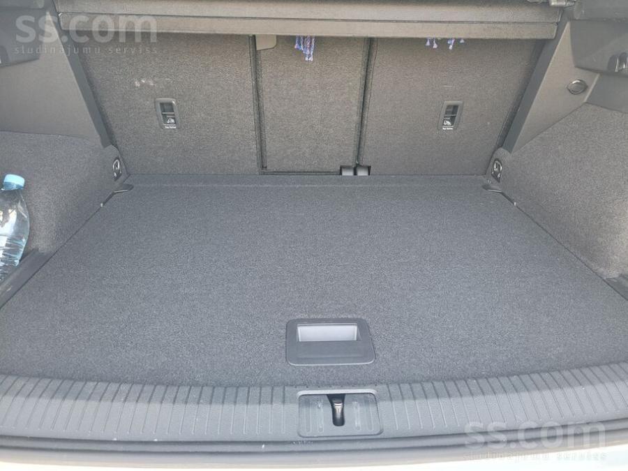 Balts Volkswagen Tiguan 2022 Rīga, ar dzinēja tilpumu 2.00 L un nobraukumu 60 tūkst. km par 29800 €, foto 12 vietnē AUTOMOTO.COM.LV