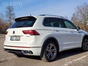 Balts Volkswagen Tiguan 2022 Rīga, ar dzinēja tilpumu 2.00 L un nobraukumu 60 tūkst. km par 29800 €, foto 19 vietnē AUTOMOTO.COM.LV