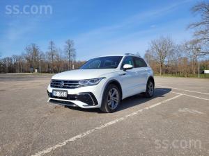 Balts Volkswagen Tiguan 2022 Rīga, ar dzinēja tilpumu 2.00 L un nobraukumu 60 tūkst. km par 29800 €, foto 21 vietnē AUTOMOTO.COM.LV