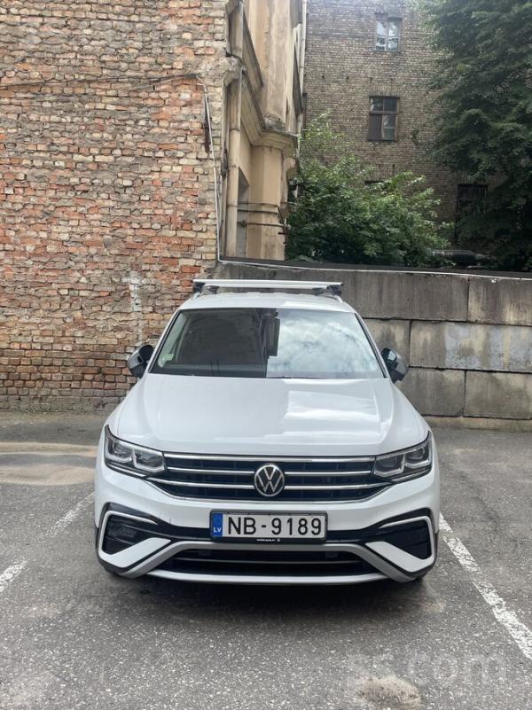 Balts Volkswagen Tiguan 2022 Rīga, ar dzinēja tilpumu 2.00 L un nobraukumu 64 tūkst. km par 28500 €, foto 1 vietnē AUTOMOTO.COM.LV