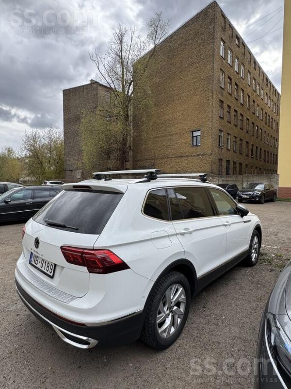Balts Volkswagen Tiguan 2022 Rīga, ar dzinēja tilpumu 2.00 L un nobraukumu 64 tūkst. km par 28500 €, foto 3 vietnē AUTOMOTO.COM.LV