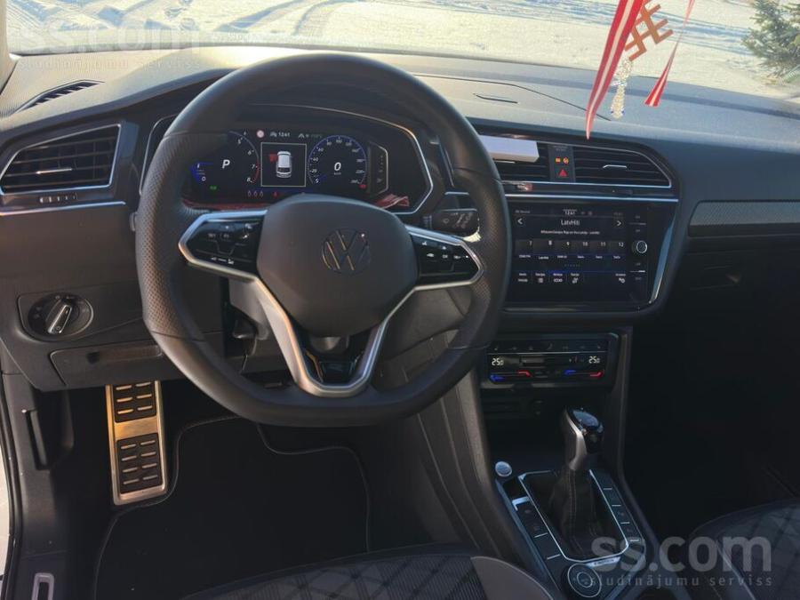 Balts Volkswagen Tiguan 2022 Rīga, ar dzinēja tilpumu 2.00 L un nobraukumu 98 tūkst. km par 31500 €, foto 8 vietnē AUTOMOTO.COM.LV