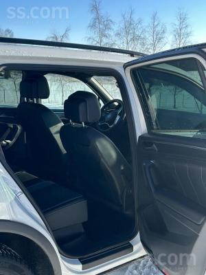 Balts Volkswagen Tiguan 2022 Rīga, ar dzinēja tilpumu 2.00 L un nobraukumu 98 tūkst. km par 31500 €, foto 10 vietnē AUTOMOTO.COM.LV