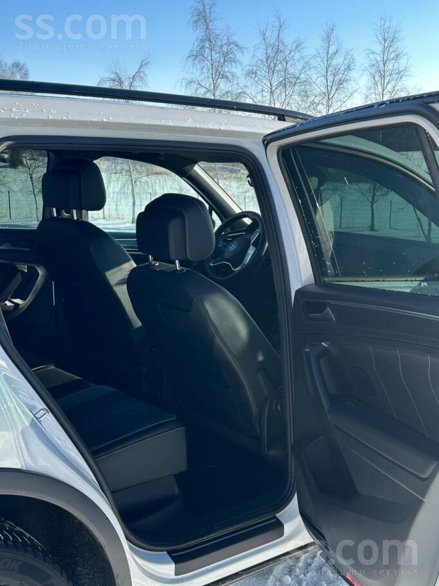 Balts Volkswagen Tiguan 2022 Rīga, ar dzinēja tilpumu 2.00 L un nobraukumu 98 tūkst. km par 31500 €, foto 10 vietnē AUTOMOTO.COM.LV