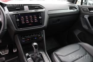 Balts Volkswagen Tiguan 2022 Rīga, ar dzinēja tilpumu 1.50 L un nobraukumu 167 tūkst. km par 23000 €, foto 13 vietnē AUTOMOTO.COM.LV