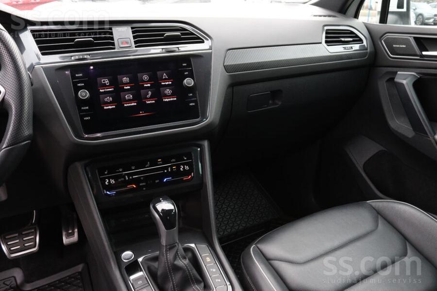 Balts Volkswagen Tiguan 2022 Rīga, ar dzinēja tilpumu 1.50 L un nobraukumu 167 tūkst. km par 23000 €, foto 13 vietnē AUTOMOTO.COM.LV