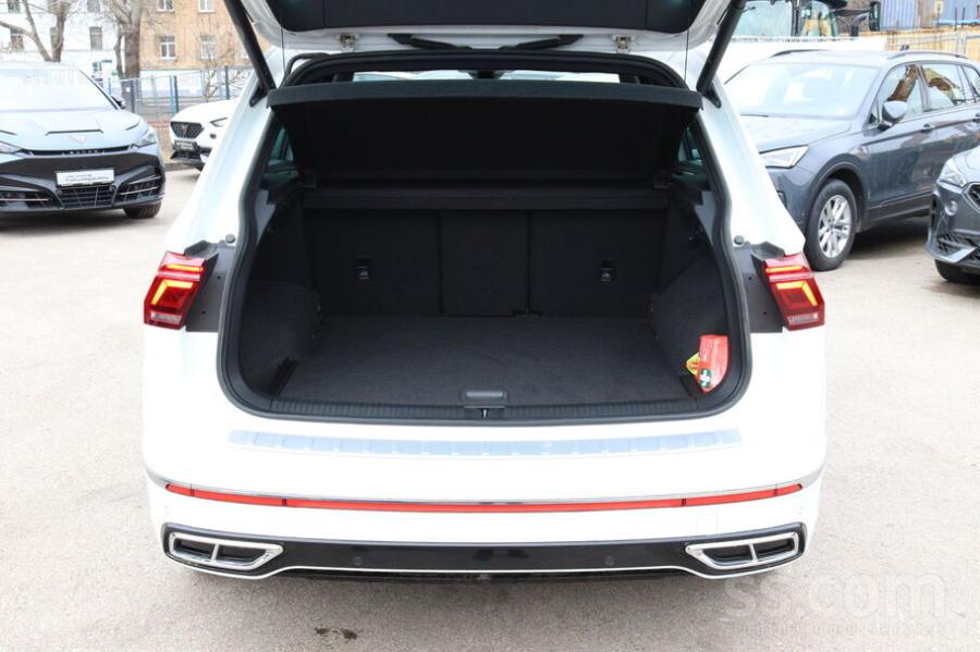 Balts Volkswagen Tiguan 2022 Rīga, ar dzinēja tilpumu 1.50 L un nobraukumu 167 tūkst. km par 23000 €, foto 31 vietnē AUTOMOTO.COM.LV