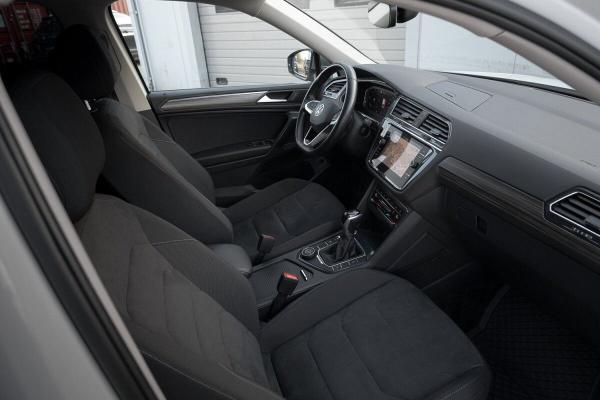 Balts Volkswagen Tiguan 2022 Jelgava, ar dzinēja tilpumu 2.00 L un nobraukumu 159 tūkst. km par 25500 €, foto 9 vietnē AUTOMOTO.COM.LV