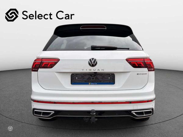White Volkswagen Tiguan 2022 in Vilnius, with an engine capacity of 1.40 L and mileage of 145 thousand km for 25750 €, photo 5 on AUTOMOTO.COM.LV
