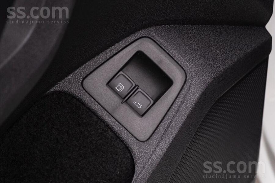 Balts Volkswagen Tiguan 2022 Rīga, ar dzinēja tilpumu 1.40 L un nobraukumu 81 tūkst. km par 24950 €, foto 19 vietnē AUTOMOTO.COM.LV