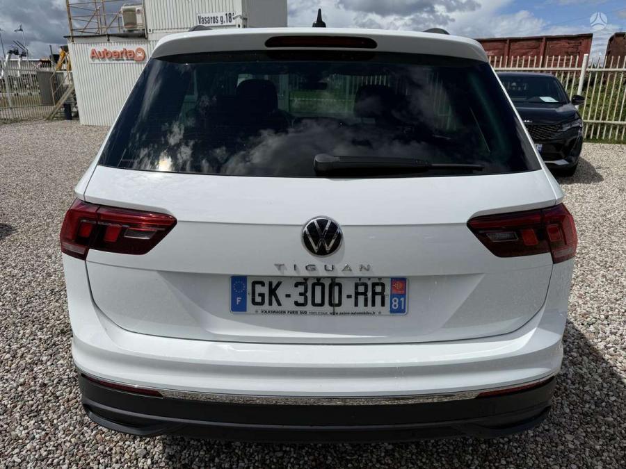 White Volkswagen Tiguan 2022 in Marijampole, with an engine capacity of 1.50 L and mileage of 164 thousand km for 19596 €, photo 7 on AUTOMOTO.COM.LV