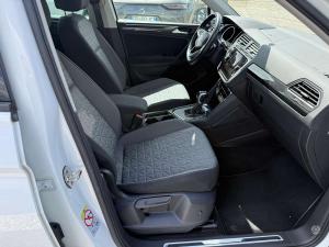 White Volkswagen Tiguan 2022 in Marijampole, with an engine capacity of 1.50 L and mileage of 164 thousand km for 19596 €, photo 19 on AUTOMOTO.COM.LV