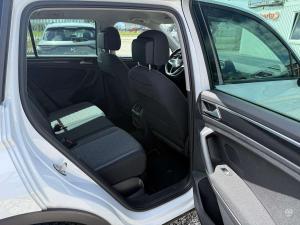 White Volkswagen Tiguan 2022 in Marijampole, with an engine capacity of 1.50 L and mileage of 164 thousand km for 19596 €, photo 23 on AUTOMOTO.COM.LV