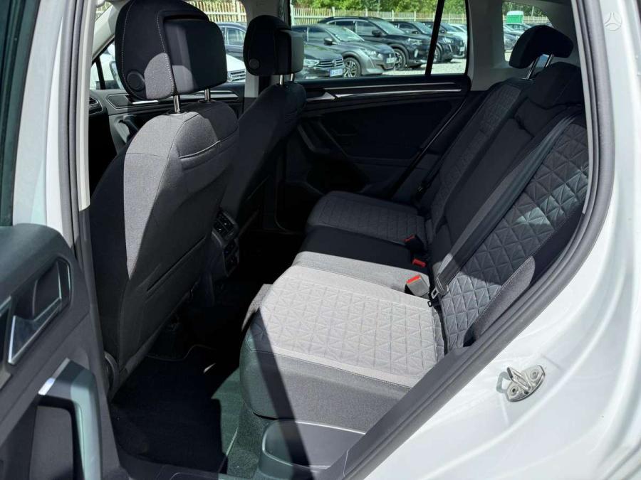 White Volkswagen Tiguan 2022 in Marijampole, with an engine capacity of 1.50 L and mileage of 164 thousand km for 19596 €, photo 29 on AUTOMOTO.COM.LV