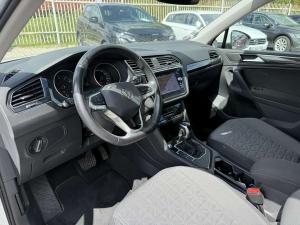 White Volkswagen Tiguan 2022 in Marijampole, with an engine capacity of 1.50 L and mileage of 164 thousand km for 19596 €, photo 36 on AUTOMOTO.COM.LV