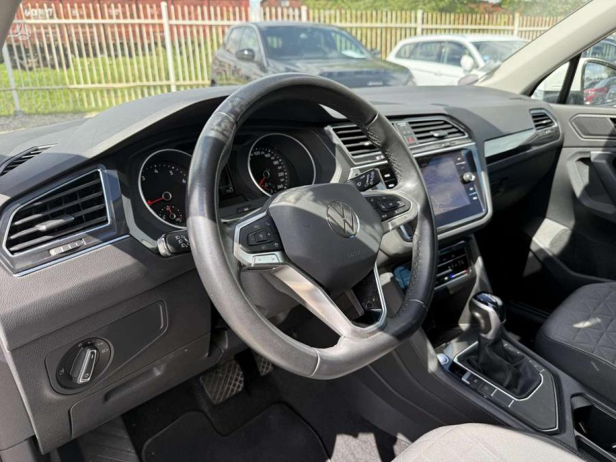 White Volkswagen Tiguan 2022 in Marijampole, with an engine capacity of 1.50 L and mileage of 164 thousand km for 19596 €, photo 37 on AUTOMOTO.COM.LV