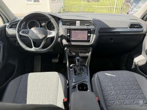 White Volkswagen Tiguan 2022 in Marijampole, with an engine capacity of 1.50 L and mileage of 164 thousand km for 19596 €, photo 38 on AUTOMOTO.COM.LV