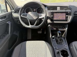 White Volkswagen Tiguan 2022 in Marijampole, with an engine capacity of 1.50 L and mileage of 164 thousand km for 19596 €, photo 39 on AUTOMOTO.COM.LV