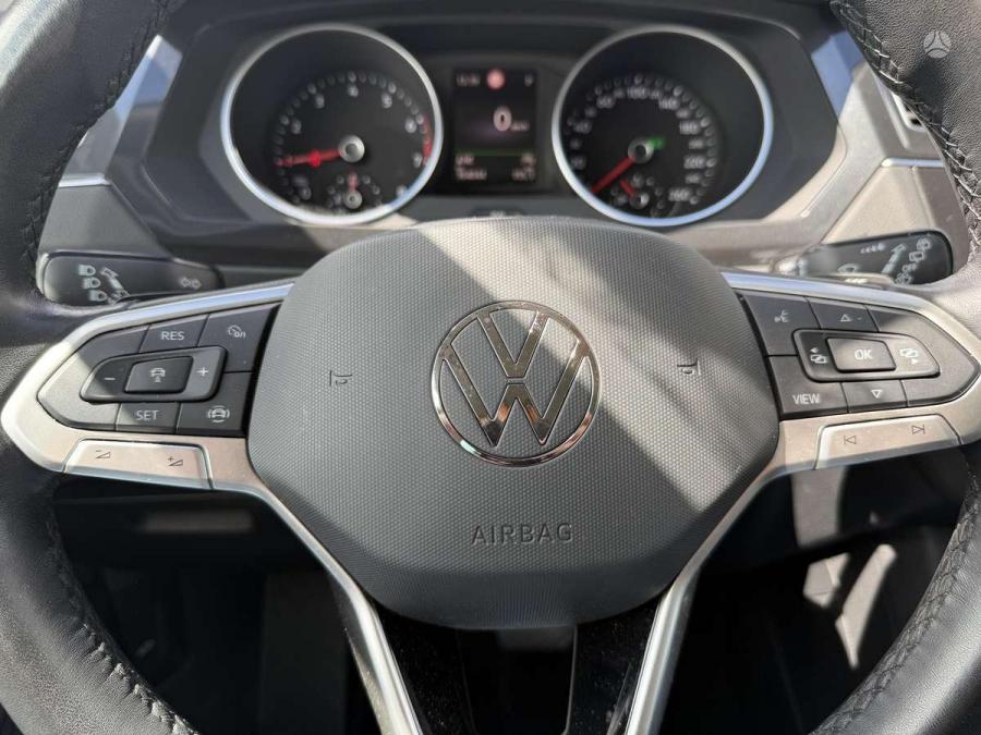 White Volkswagen Tiguan 2022 in Marijampole, with an engine capacity of 1.50 L and mileage of 164 thousand km for 19596 €, photo 41 on AUTOMOTO.COM.LV