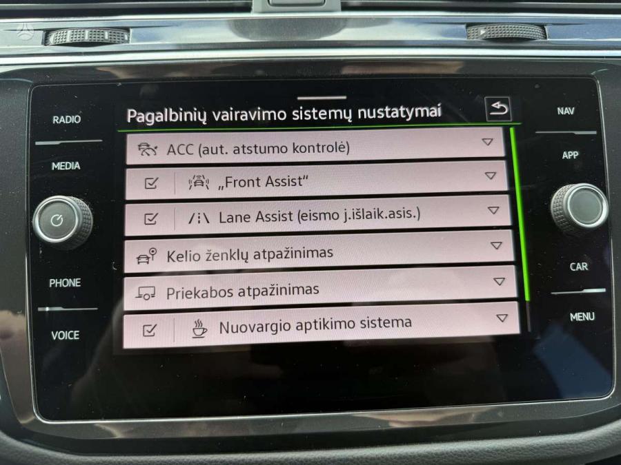 White Volkswagen Tiguan 2022 in Marijampole, with an engine capacity of 1.50 L and mileage of 164 thousand km for 19596 €, photo 46 on AUTOMOTO.COM.LV