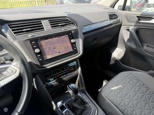 White Volkswagen Tiguan 2022 in Marijampole, with an engine capacity of 1.50 L and mileage of 164 thousand km for 19596 €, photo 50 on AUTOMOTO.COM.LV