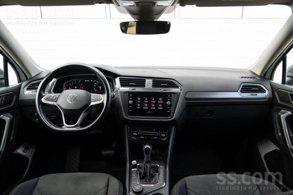 Balts Volkswagen Tiguan 2022 Rīga, ar dzinēja tilpumu 2.00 L un nobraukumu 74 tūkst. km par 29950 €, foto 8 vietnē AUTOMOTO.COM.LV