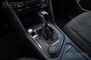 Balts Volkswagen Tiguan 2022 Rīga, ar dzinēja tilpumu 2.00 L un nobraukumu 74 tūkst. km par 29950 €, foto 16 vietnē AUTOMOTO.COM.LV