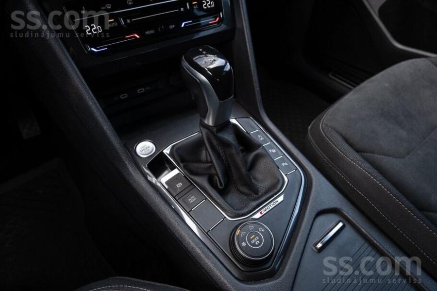 Balts Volkswagen Tiguan 2022 Rīga, ar dzinēja tilpumu 2.00 L un nobraukumu 74 tūkst. km par 29950 €, foto 16 vietnē AUTOMOTO.COM.LV