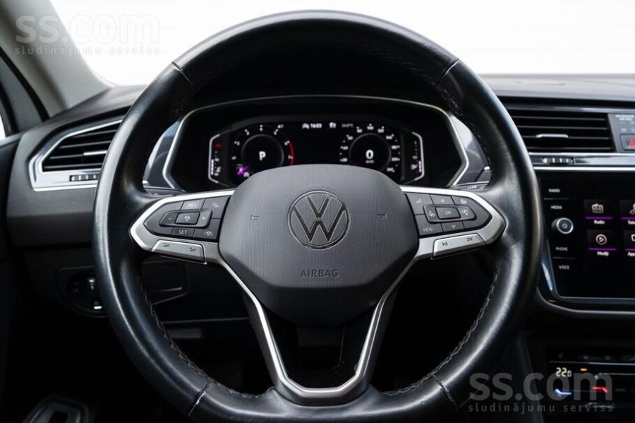 Balts Volkswagen Tiguan 2022 Rīga, ar dzinēja tilpumu 2.00 L un nobraukumu 74 tūkst. km par 29950 €, foto 24 vietnē AUTOMOTO.COM.LV