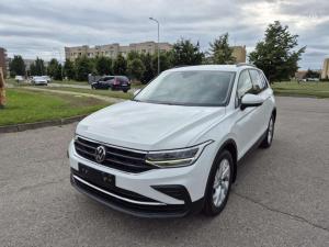 White Volkswagen Tiguan 2022 in Panevezys, with an engine capacity of 1.50 L and mileage of 336 thousand km for 14600 €, photo  on AUTOMOTO.COM.LV