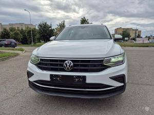 White Volkswagen Tiguan 2022 in Panevezys, with an engine capacity of 1.50 L and mileage of 336 thousand km for 14600 €, photo 10 on AUTOMOTO.COM.LV
