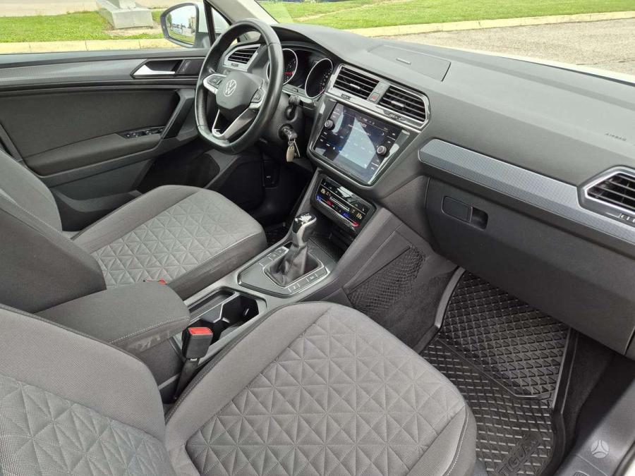 White Volkswagen Tiguan 2022 in Panevezys, with an engine capacity of 1.50 L and mileage of 336 thousand km for 14600 €, photo 12 on AUTOMOTO.COM.LV